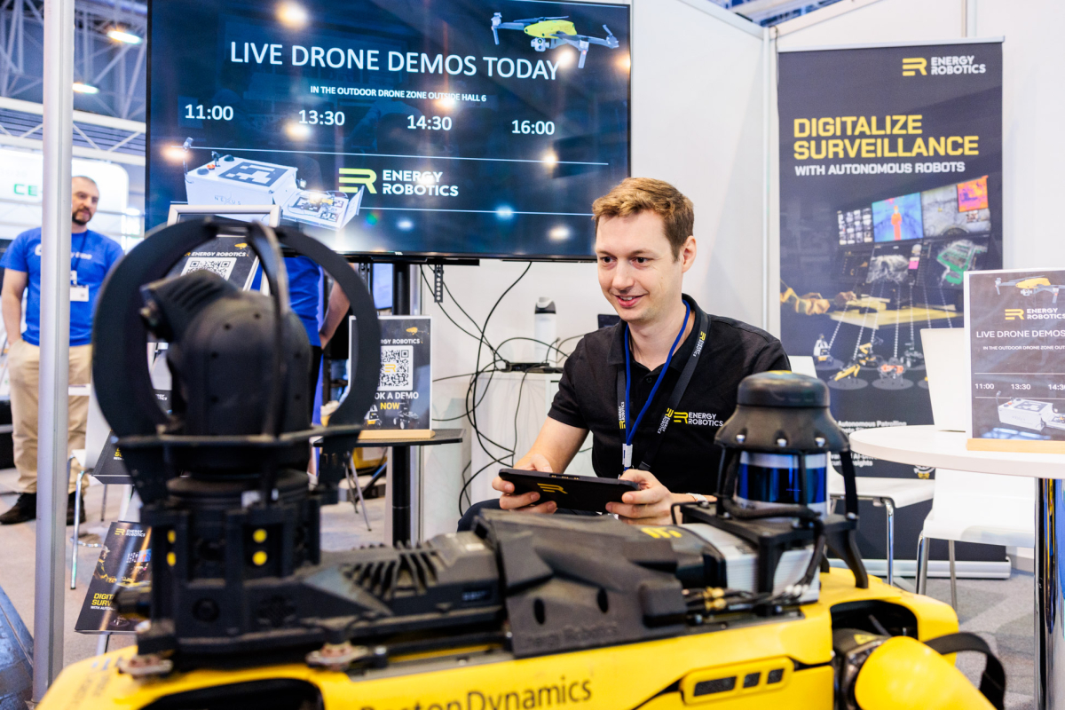 Security 2024: Besucherplus und innovative KI-Trends - Facility ...